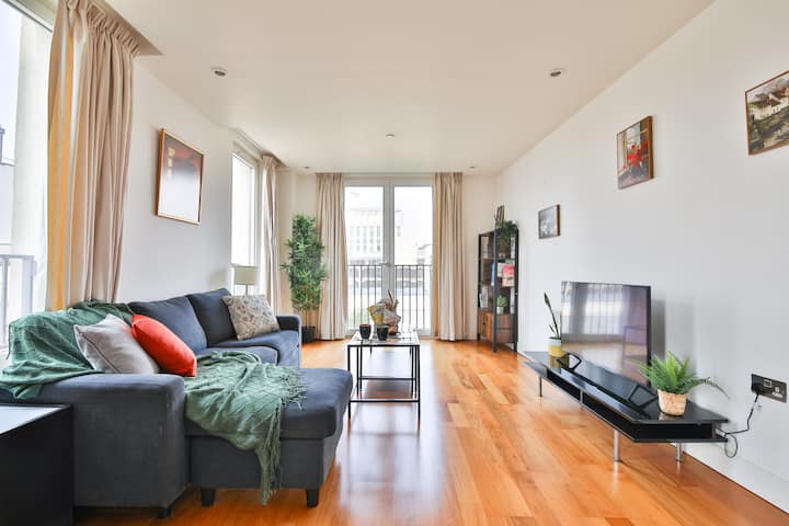 Super Central-quiet-parking-by Fabaccommodation - Cardiff