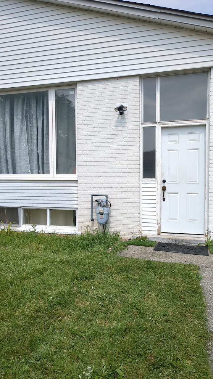 Basement Unit: Fair Price Great Amenities - Vaughan