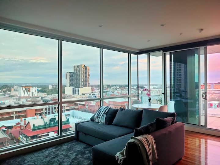 Adelaide Central Skyline Panoramic Suite One - Adelaide