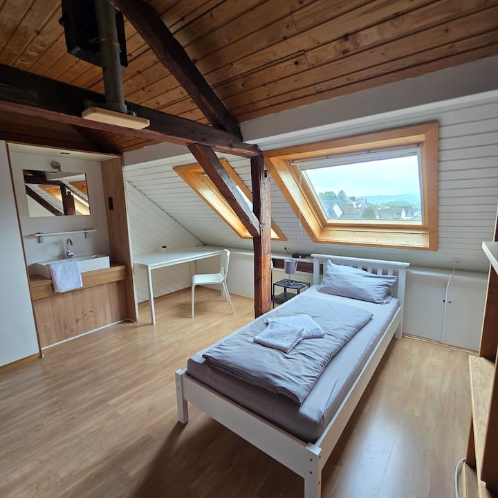 Modern Apartment With Balcony & Bathtub - Linz am Rhein