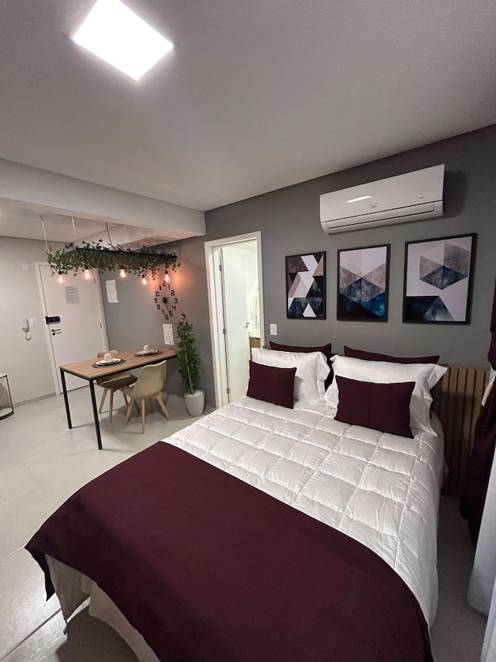 Charming, Compact, And Great Location Studio - Resende