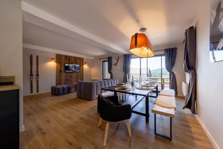 Ambiance Chalet. Le Chauvet, Spacieux Et éLégant - Puy-de-Dome