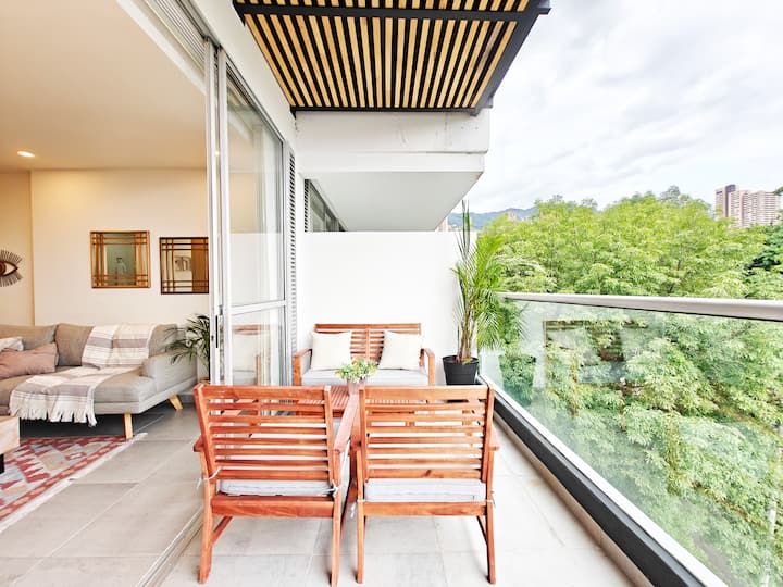 ¡Wide Balcony*coolest Studio*ac*300mb*cityview! - Medellín