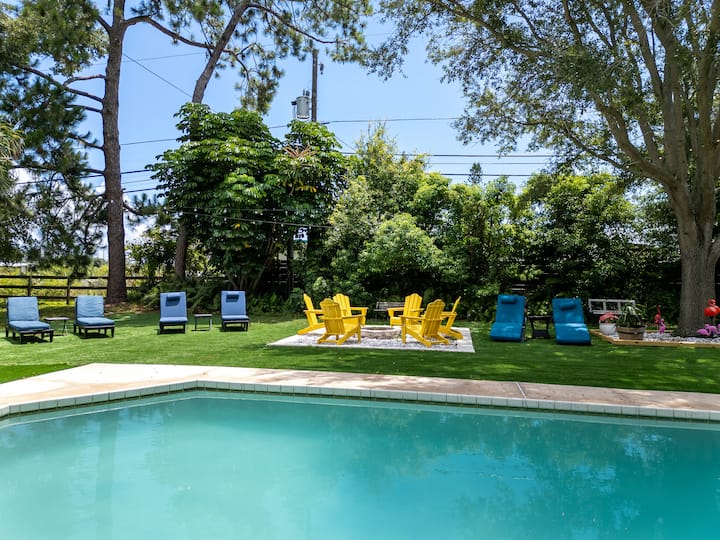 Haven Resort Sleeps 16, Heated Pool, 15 Min2beach - Clearwater, FL