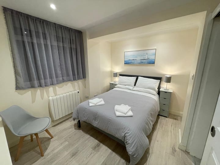 Beautiful Apartment In Salthill, Galway - Galway