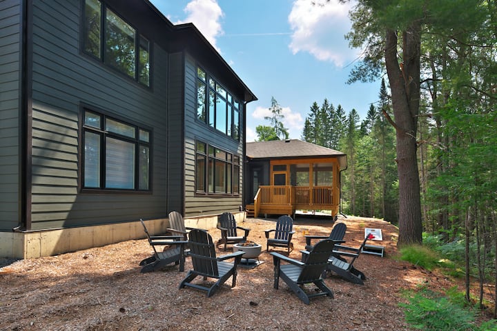 Summer Getaway|hot Tub, Firepit, Mins To Arrowhead - Algonquin Provincial Park