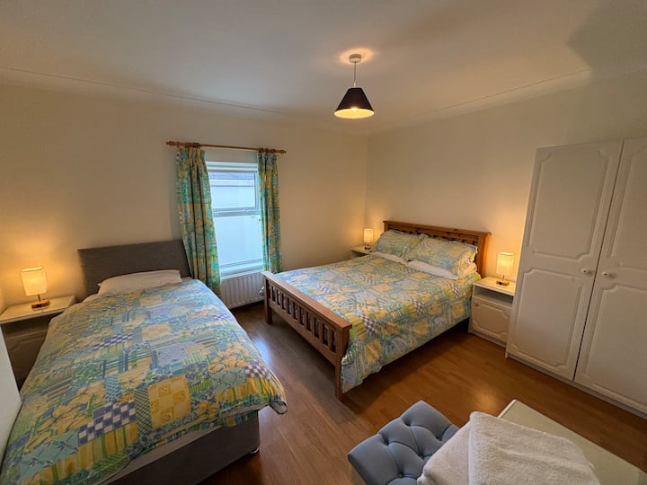 Family Room In Salthill Guest House (Room 2) - Claregalway