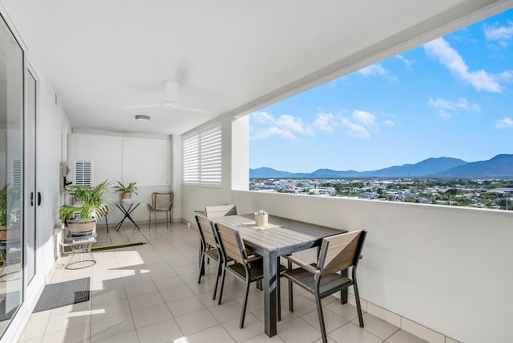 Mcleod Corner—resort-style Adjacent Apartments - Cairns