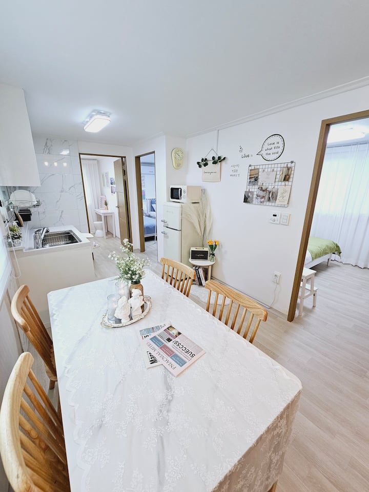 (New)7 Min Hongdae St. Exit 1/family 3room/4bed - South Korea