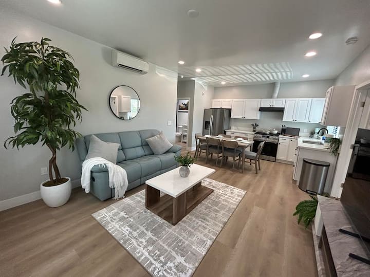 Designer 2br Retreat | Costa Mesa - Costa Mesa, CA