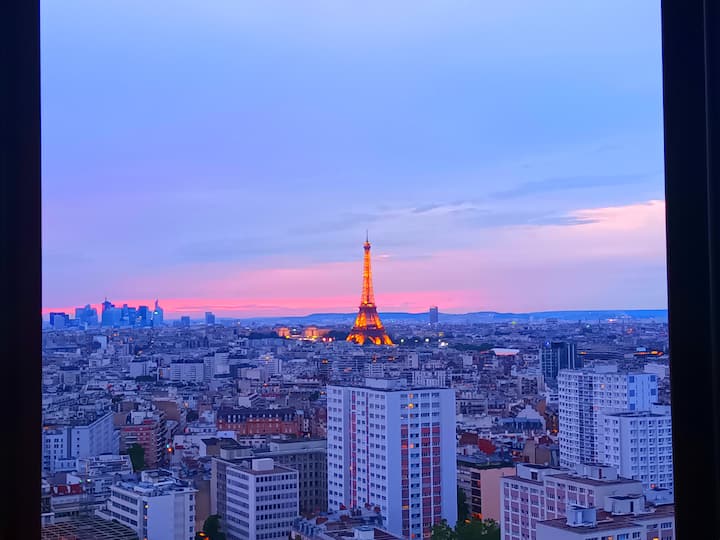 Panoramic Views Of Paris + Pool - París
