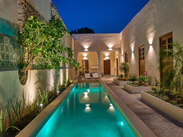 Colonial House W/5 Studios + Pool • A+ Location - Yucatan