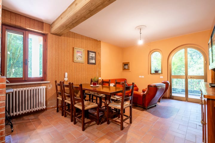 Peaceful Oasis 10' From The Sea - Carrara