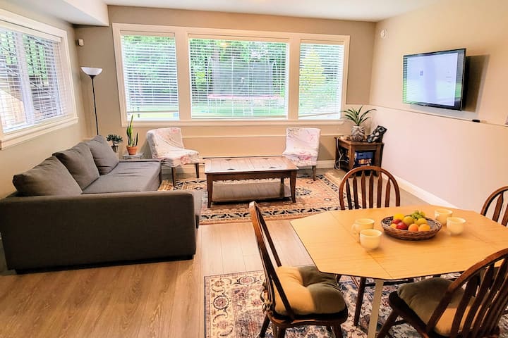 Private Home In Burke Mountain - Coquitlam