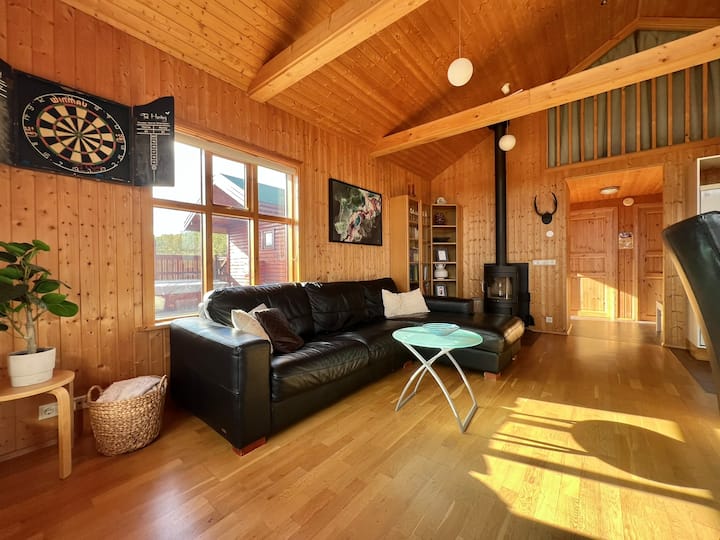 Private Cottage With Stunning Views - Iceland