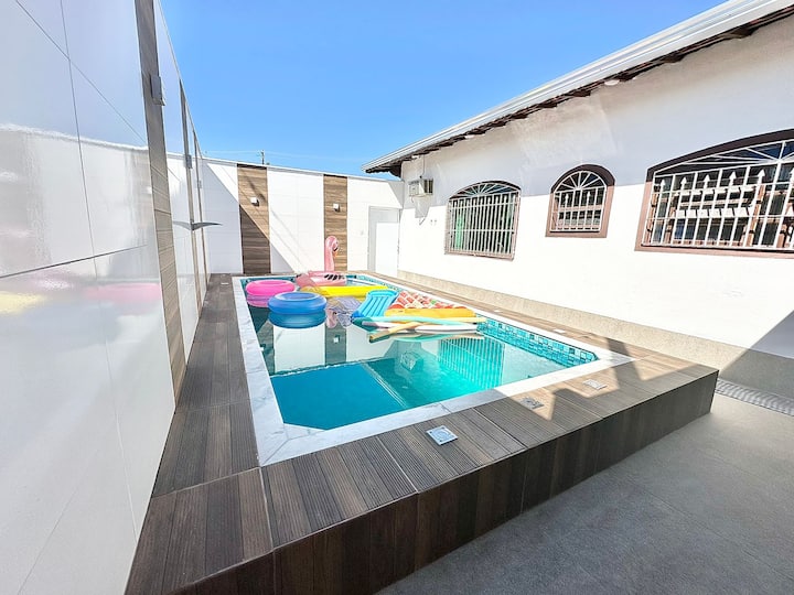 Casa Marrom - Com Piscina Aquecida. - Praia Grande