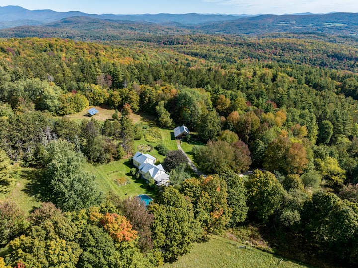 Secluded, Magical Paradise With Hot Tub - Camel's Hump State Park, Duxbury