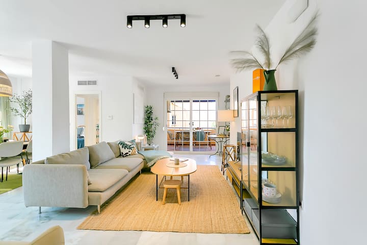 Beachside Duplex • Pool • Family-friendly - Marbella