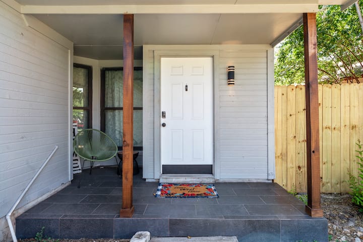 Downtown Round Rock Home Near Dining & Parks - Round Rock, TX