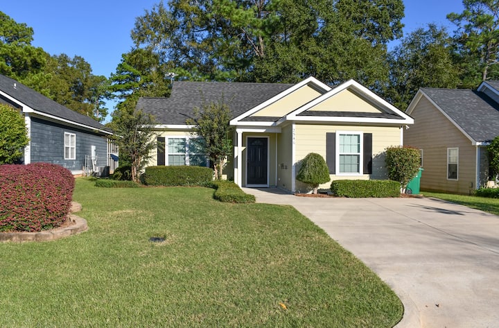 A Touch Of Teal - Albany, GA