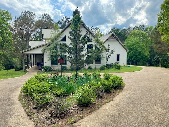Game Day Retreat • 4br Chalet 10 Min To Ole Miss - Mississippi
