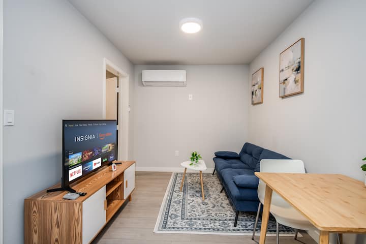 Cozy Micro Studio W/ Gated Parking Fast Wifi Wkspc - Los Angeles, CA