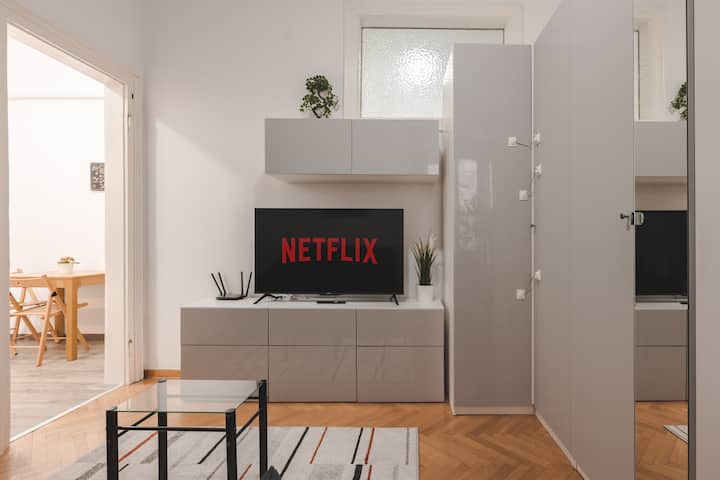 [5 Min To Sea] Elegant Suite Sulle Rive *Netflix* - Ankaran