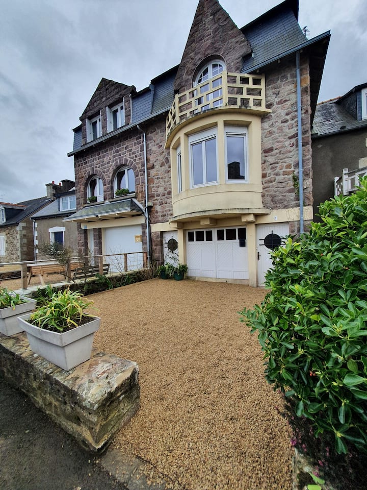 Maison Vue Mer, Décorée Avec Soin - Paimpol