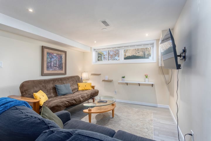 Bright 1 Bedroom Apartment, Close To Downtown - Guelph