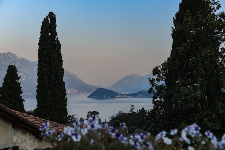 Stay With A Magical Terrace - Menaggio