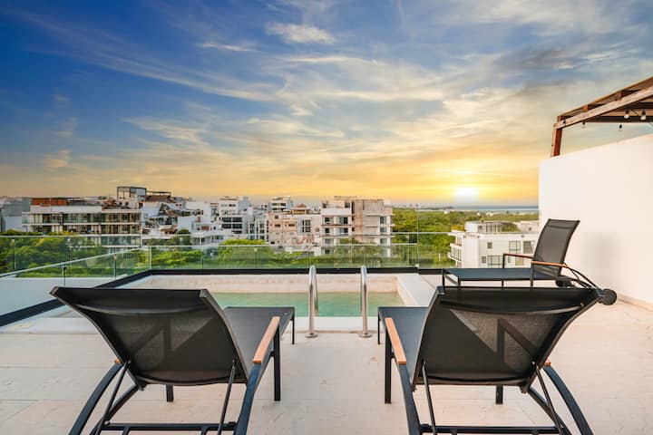 Private Rooftop Pool, Gym, Sauna, Steps To Beach - Playa del Carmen
