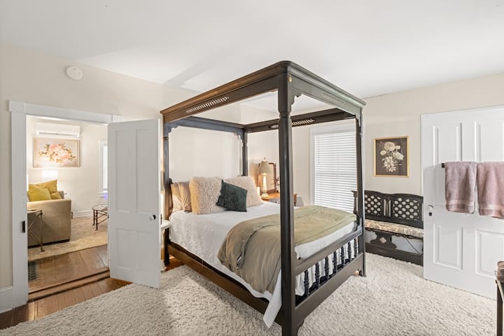 1800's Charm, Dogs Ok, Great Location, Parking - Harpers Ferry, WV