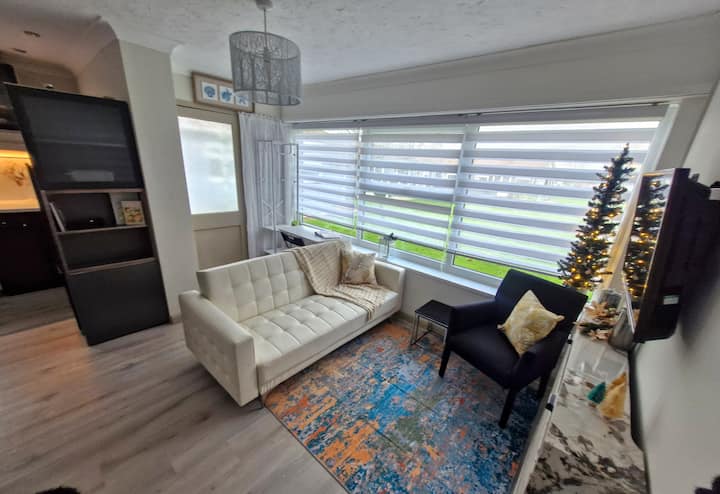 Modern Home On The Broads - Lowestoft
