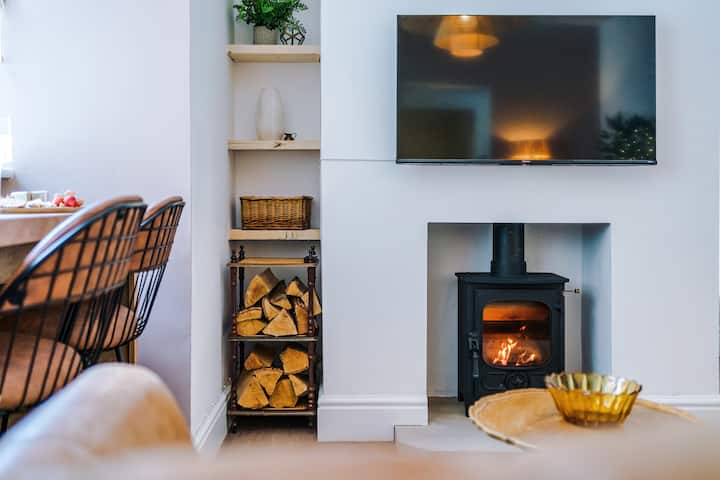 Rufloreo Flats: 1a - Cosy & Central - Longnor