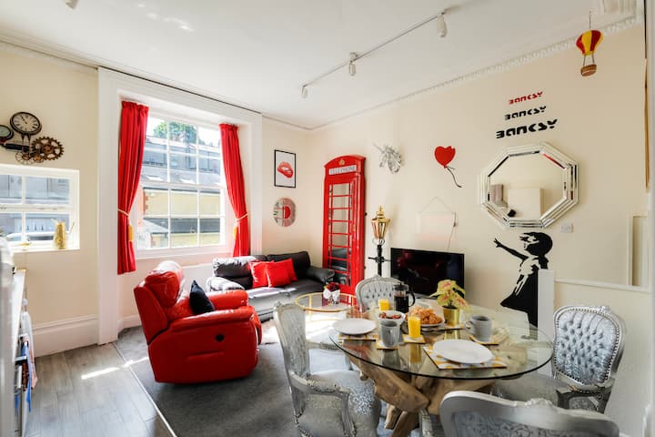 Banksy Themed Clifton Nr Centre, Parking X1 Garden - Bristol