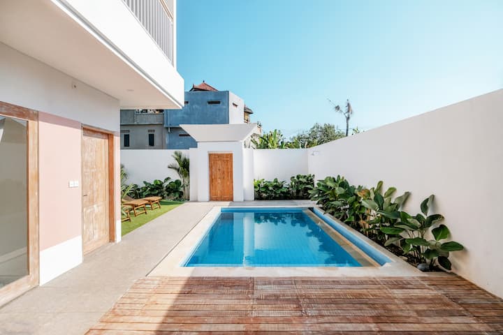 Canggu Quiet 3br Villa With Big Pool, Walk To Gyms - Canggu