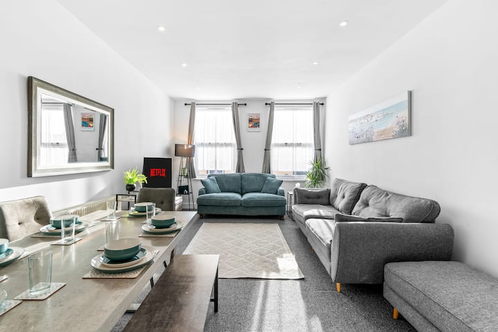 Modern Central Flat W/parking - Steyning