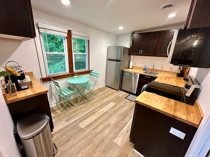 Newly Remodeled Downtown Gh Duplex - Grand Haven, MI