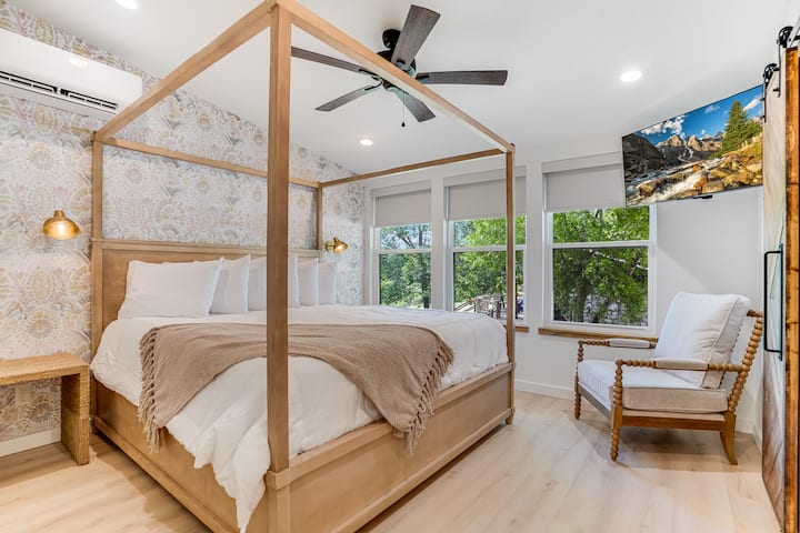 Cabin #7 - Riverfront Cabin - Wimberley, TX