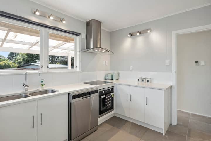 5 Huia Street Holiday House - Rotorua