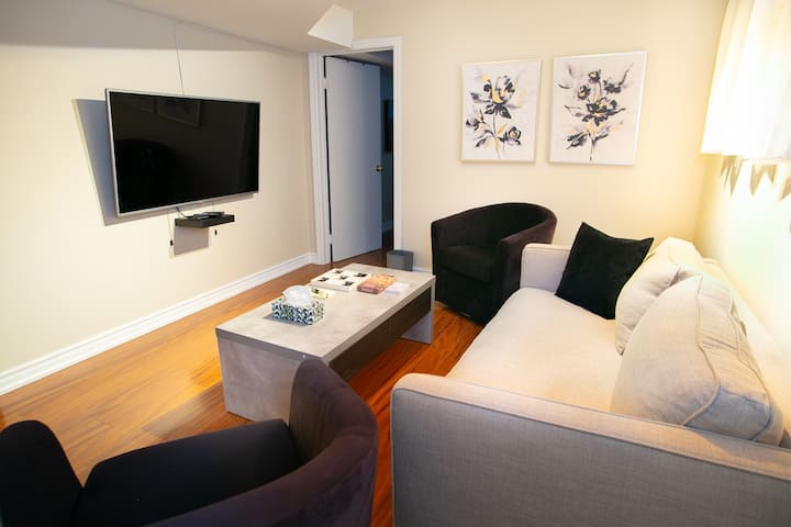 Charming 1br Apt With Private Entrance & Parking - Vaughan