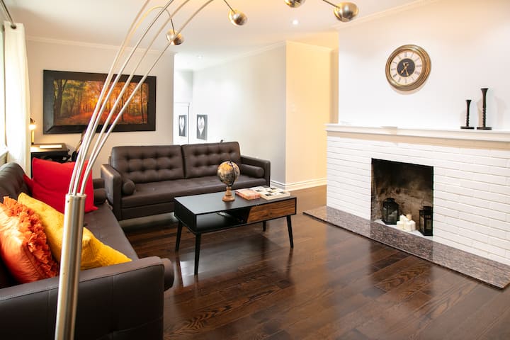 Stunning Single Level 3br Home With Parking - Ontario