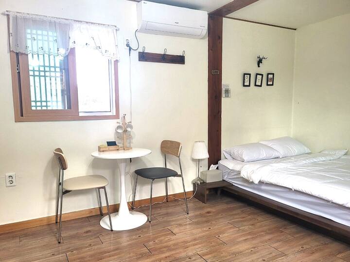 경주한옥(대청마루바베큐,원룸),황리단길차로10분,반려동물,수영장 - 慶州