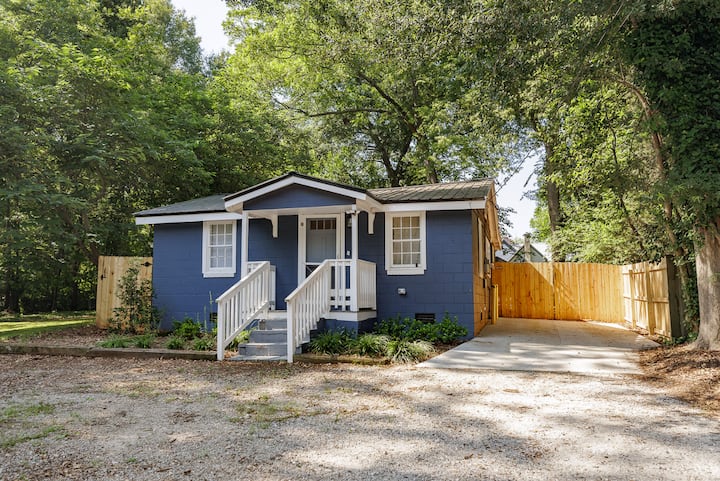 Charming Retreat Steps From Athens’ Best Spots - Athens, GA