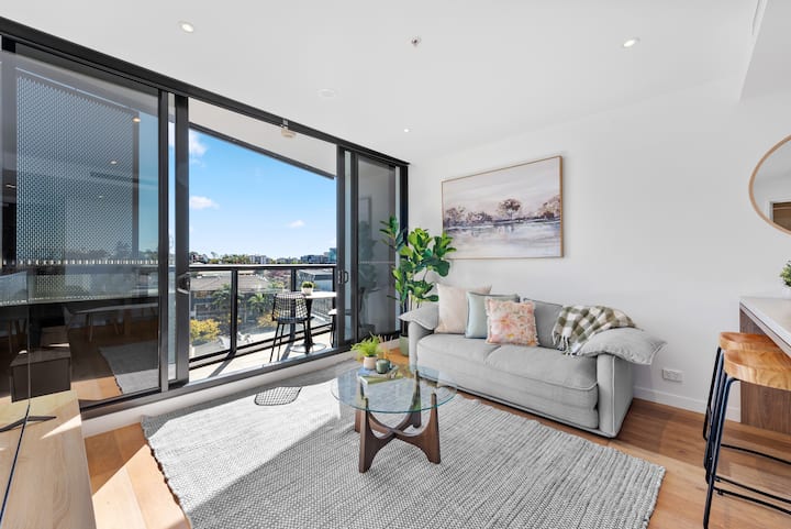 Bright & Modern 1br Apt Pool, Gym, Wifi & Balcony! - Virginia