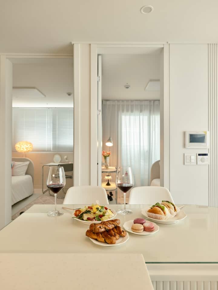 갬성Bar하우스#신축#반려견가능#까치산역4분#고척돔#주차가능#엘리베이터#김포공항#홍대 - Bucheon-si