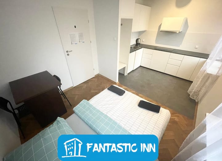 Fantastic Waw - Sz8 Room A - Warsaw