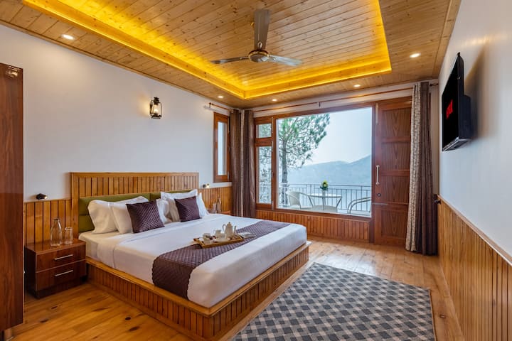 Pet-friendly Villa W/ Outdoor Seating & Hill View - Kasauli