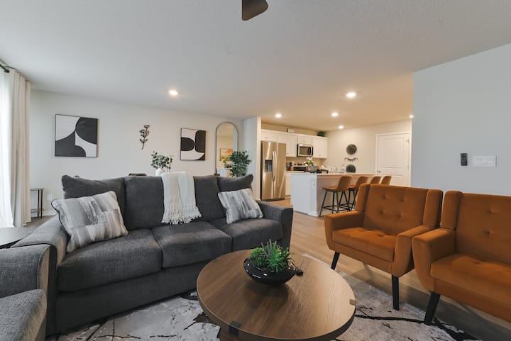 Charming & Family Friendly Ne Ankeny -Entire Home - Ankeny, IA