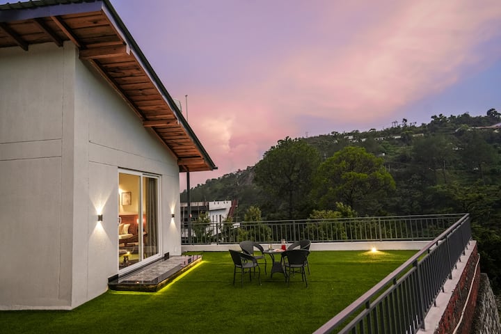 Luxe 2-bedroom Villa With A Secret Garden ,Bhimtal - Bhimtal